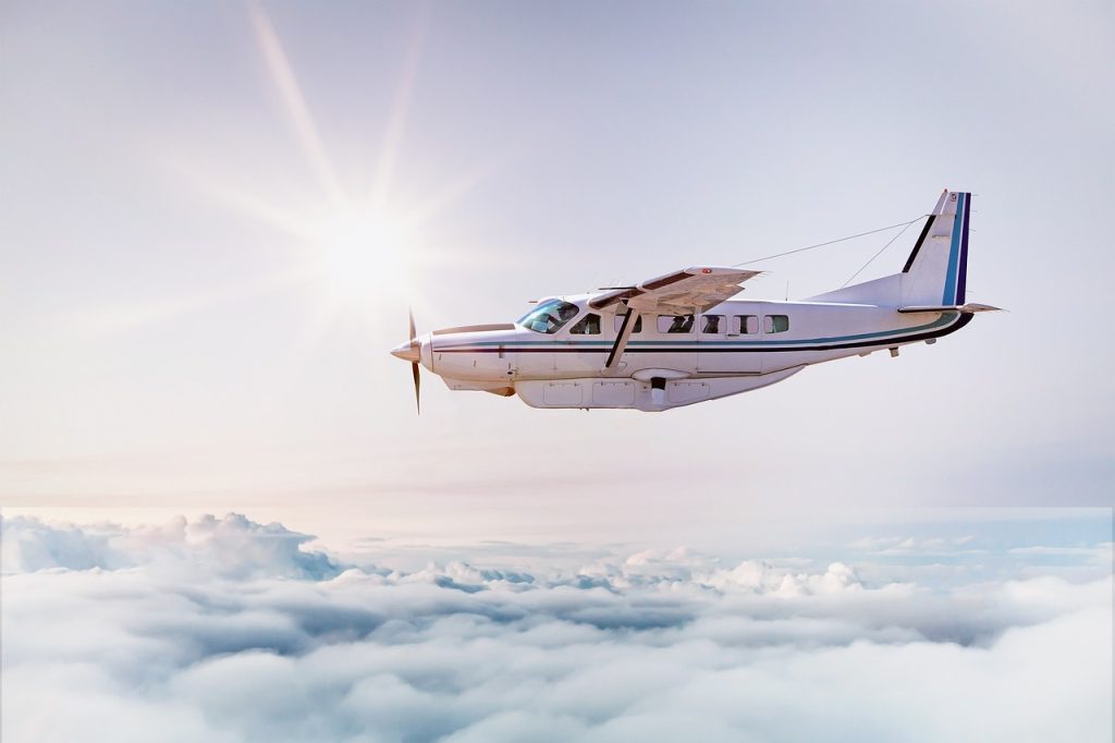 Devenir steward ou hôtesse de l'air : guide pratique pour décoller